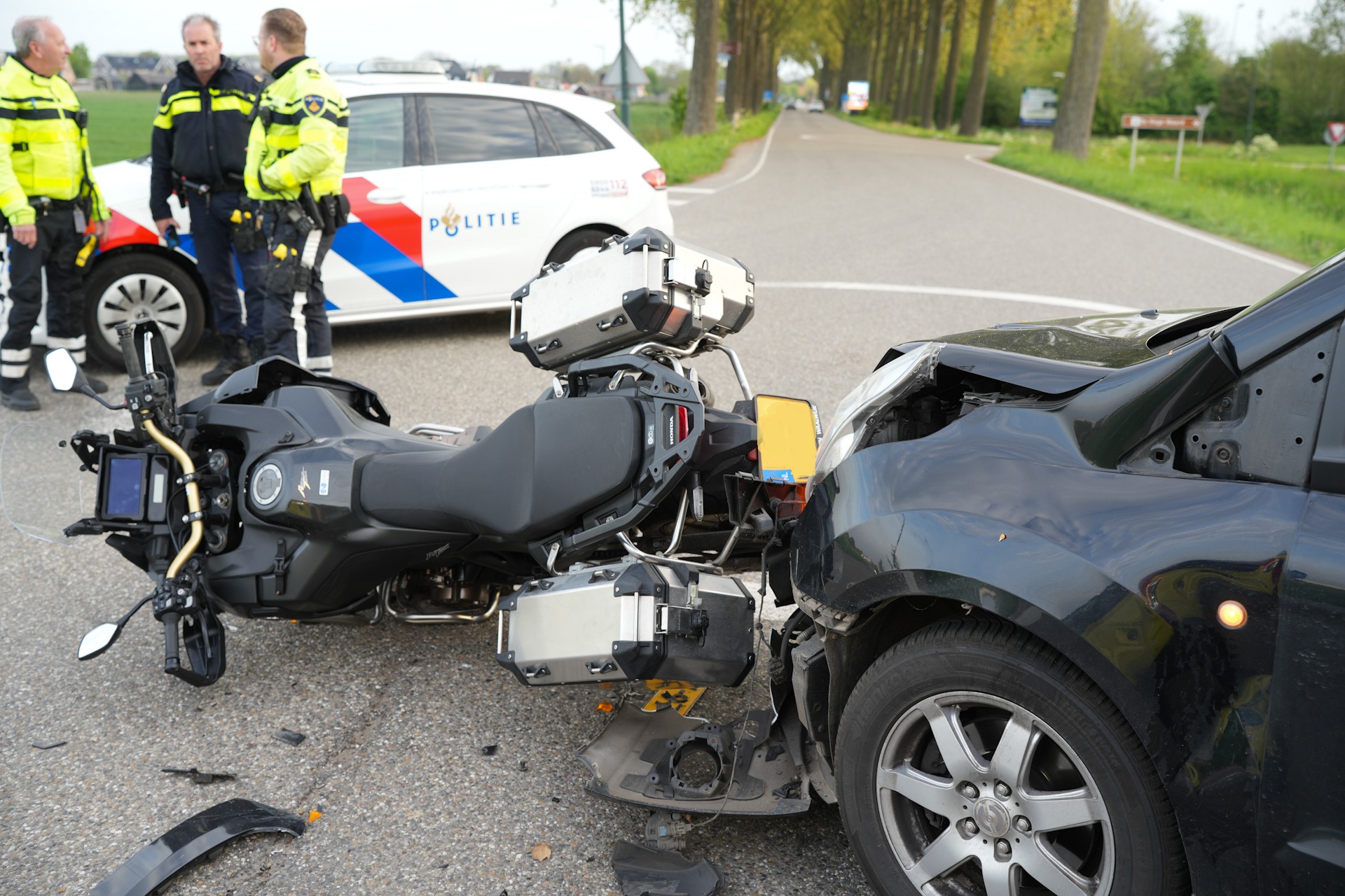 Motorrijder zwaargewond nadat bestelbus achterop botst - 112 Nederland