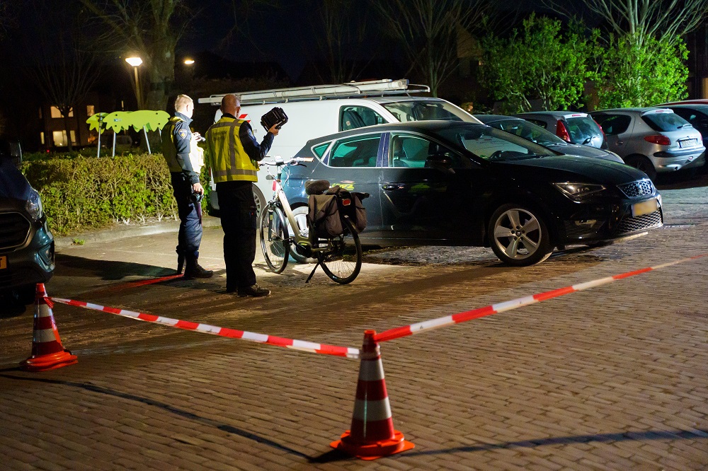 Oudere vrouw valt van fiets, politie doet groots onderzoek - 112 Nederland