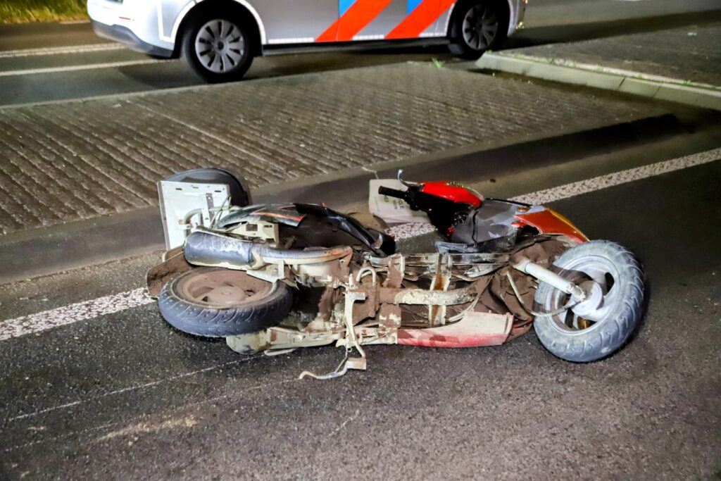Scooterrijder zwaargewond achtergelaten na ongeval - 112 Nederland
