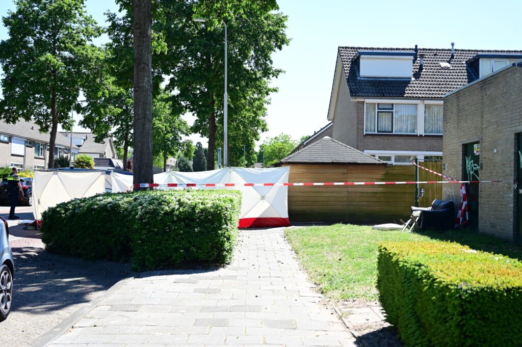 Dode aangetroffen in geparkeerde auto - 112 Nederland