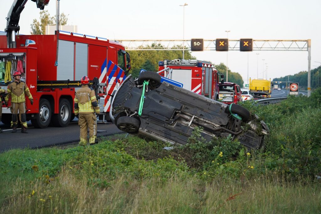 Automobilist gewond na crasht op snelweg - 112 Nederland
