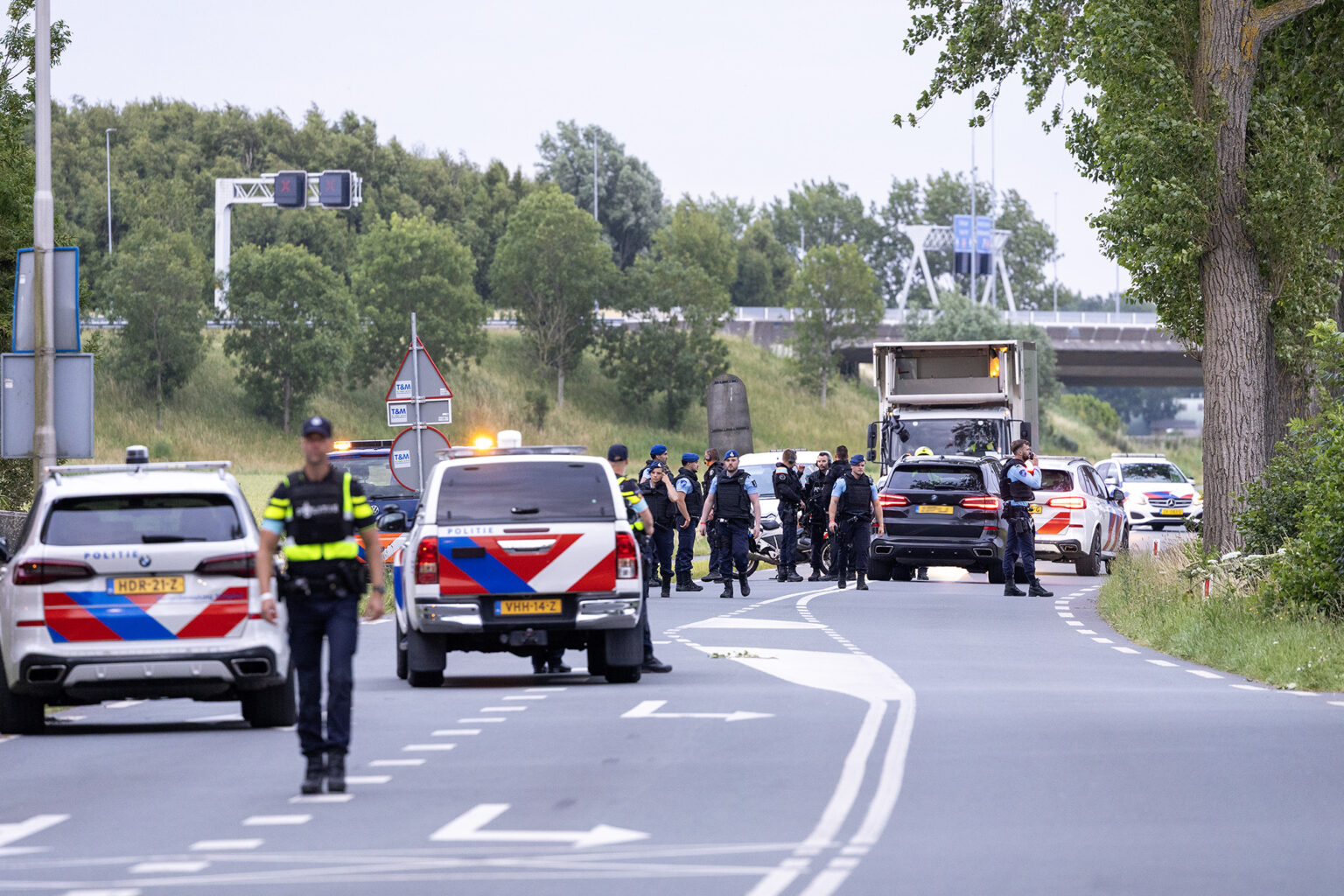 Groot alarm om verdachte situatie op de Schipholweg - 112 Nederland