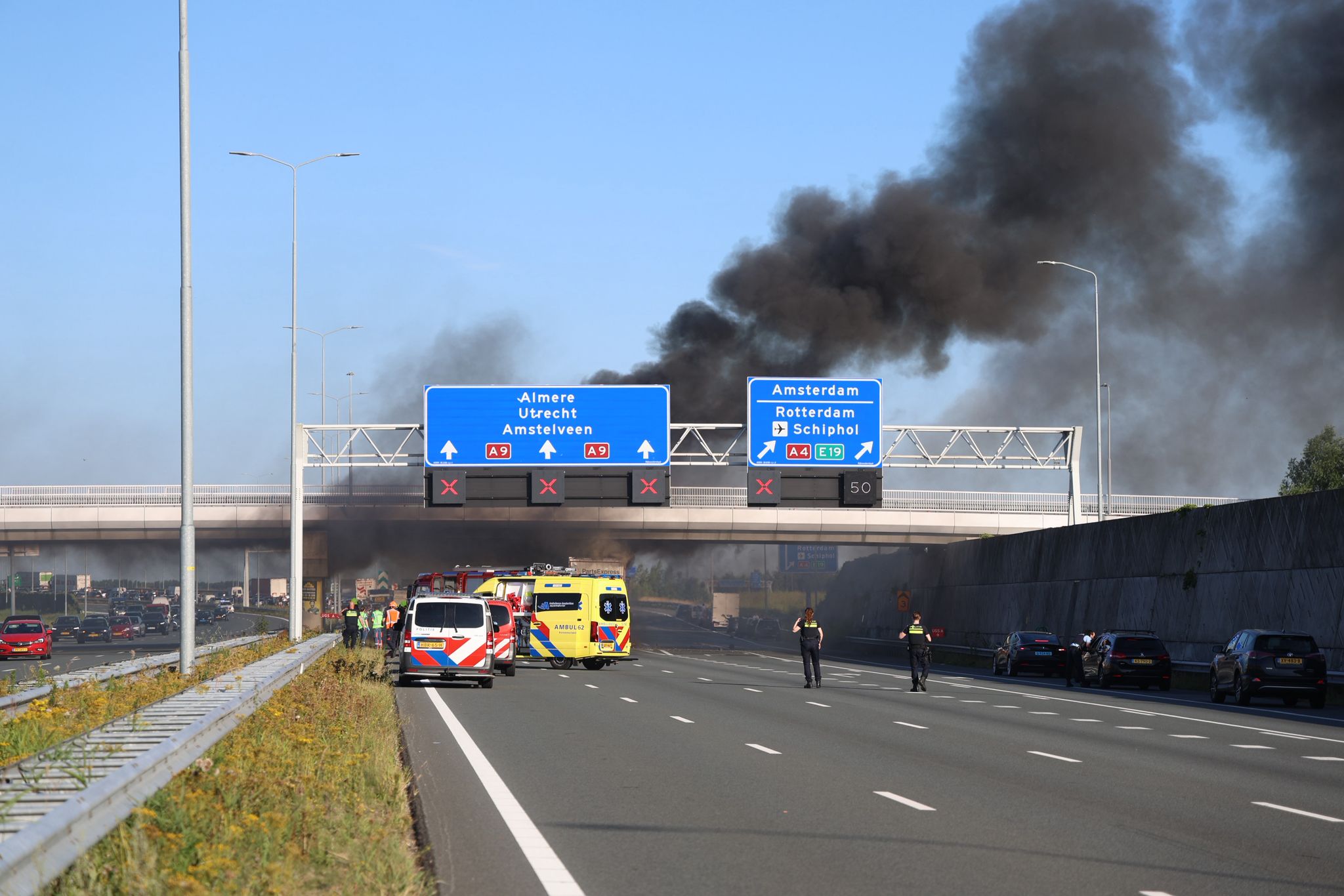 UPDATE: Ernstig ongeval op snelweg eist zeker één dode en meerdere gewonden - 112 Nederland