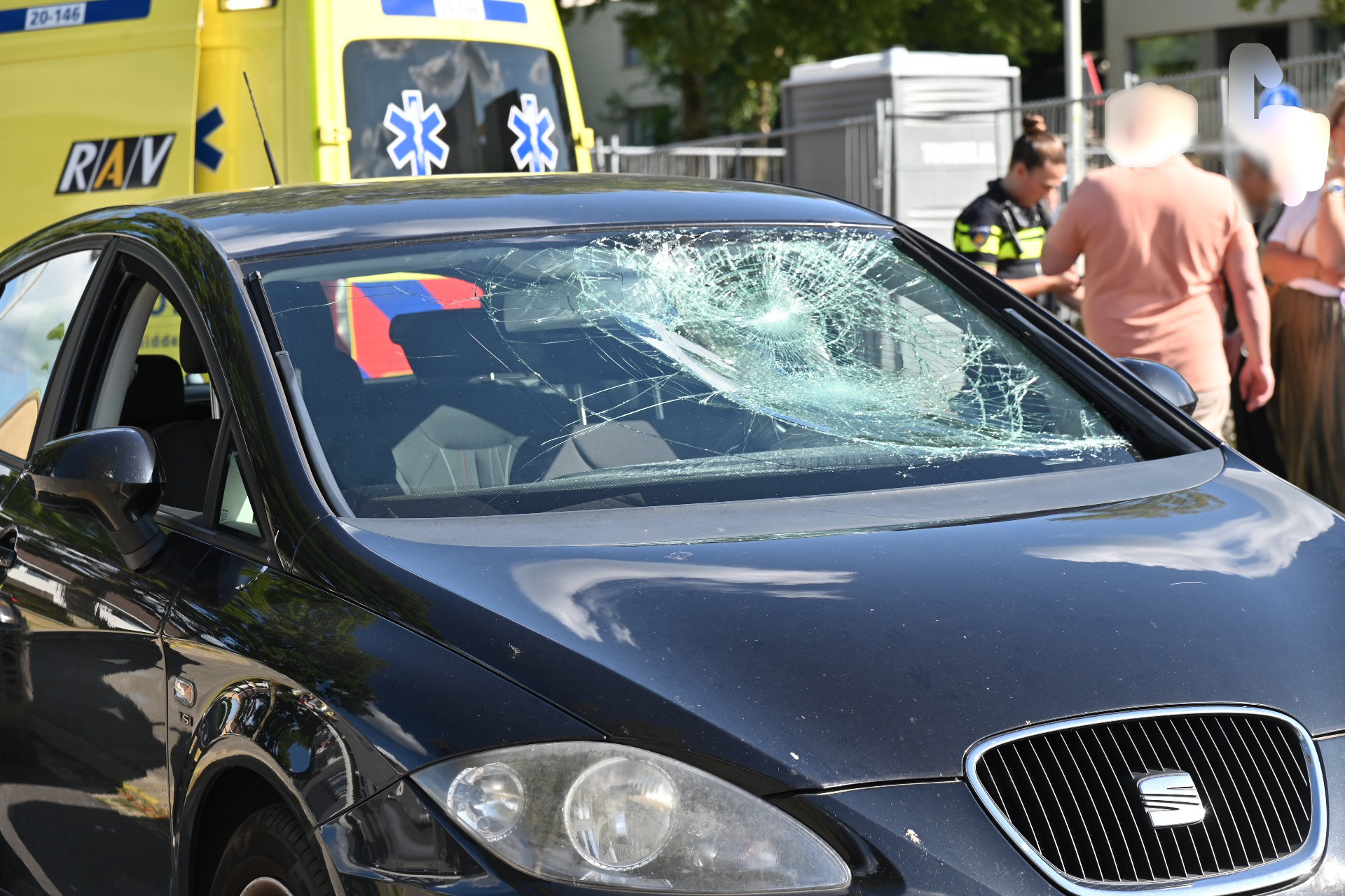 Bestuurder fatbike zwaargewond na botsing met auto - 112 Nederland