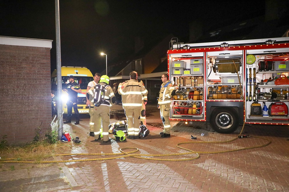 Bewoner gewekt door brandweer tijdens melding woningbrand - 112 Nederland