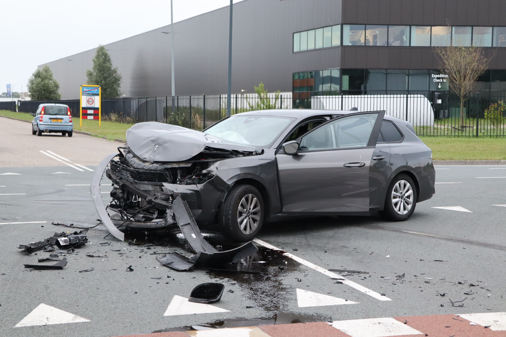 Opnieuw ongeval op kruising, twee auto’s beschadigd - 112 Nederland