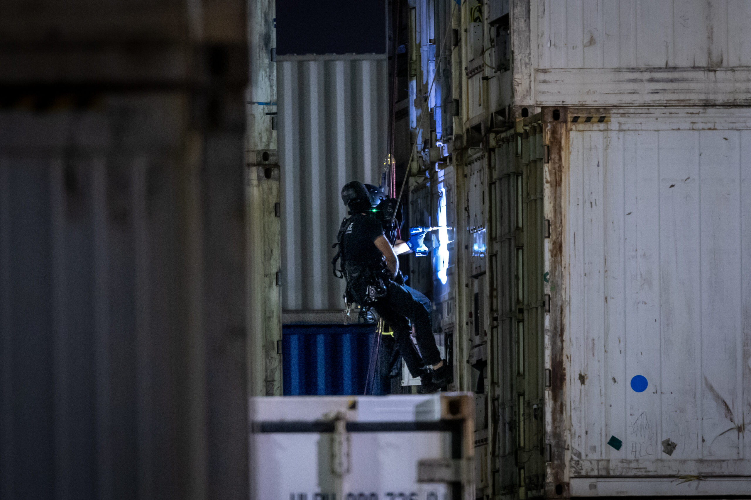 14-jarige uithalers gearresteerd in de haven - 112 Nederland