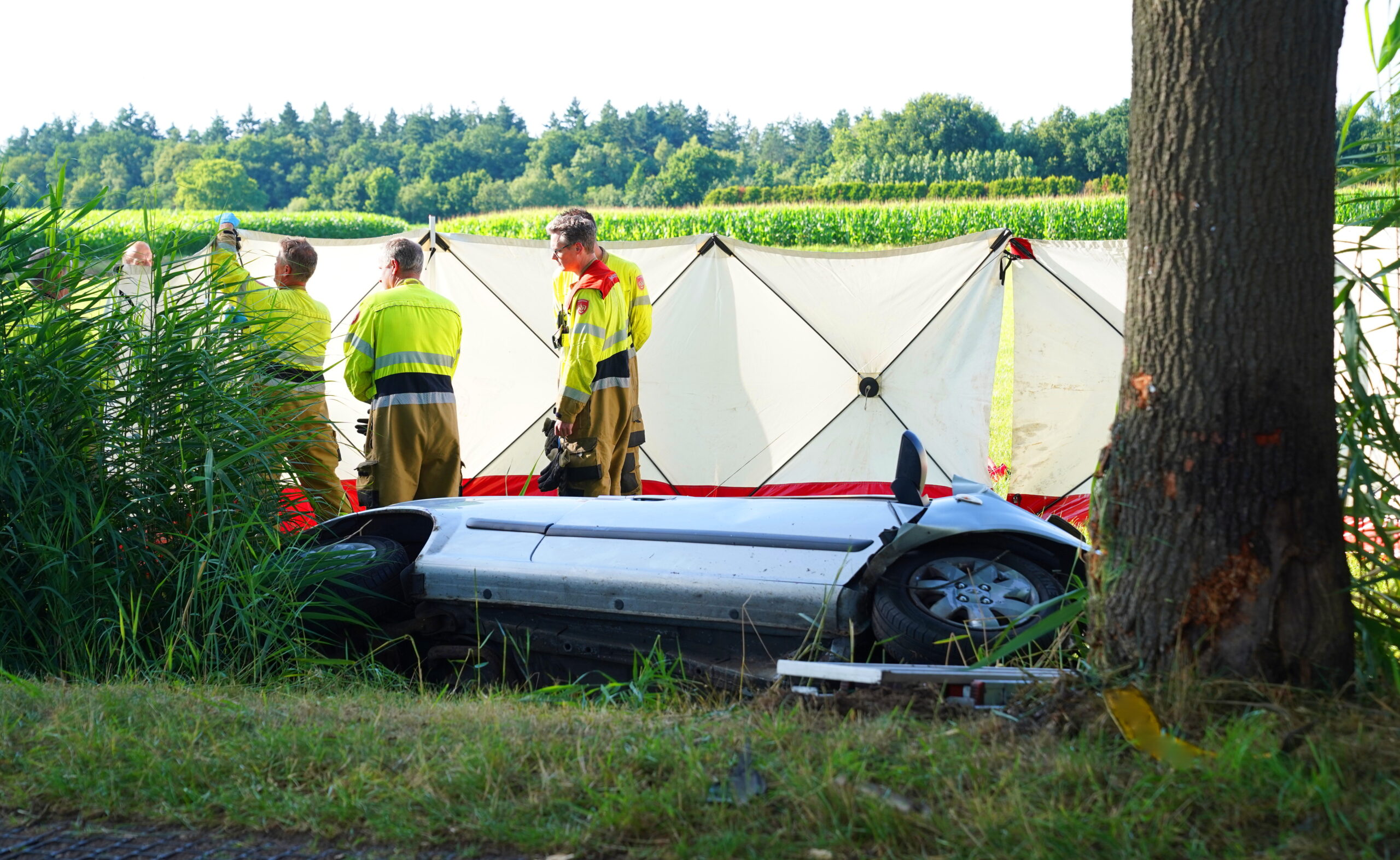 UPDATE: Dode bij auto in de sloot - 112 Nederland