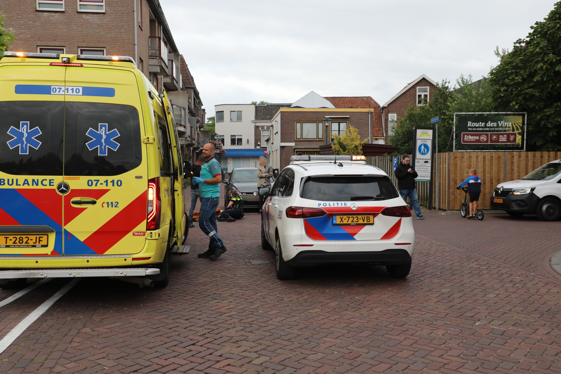 Jonge fietser gewond bij aanrijding met auto - 112 Nederland