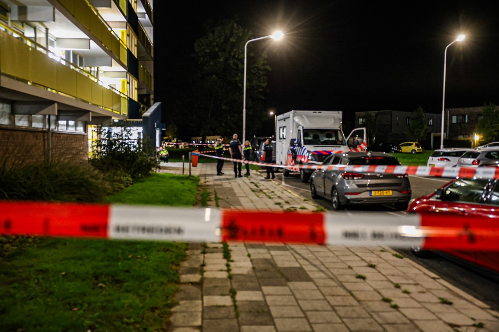 Door partner neergeschoten vrouw (33) overleden aan verwondingen - 112 Nederland