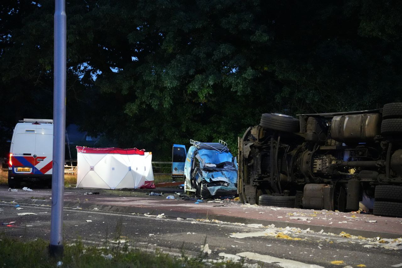 Dode (19) en vier gewonden bij ernstig ongeval - 112 Nederland