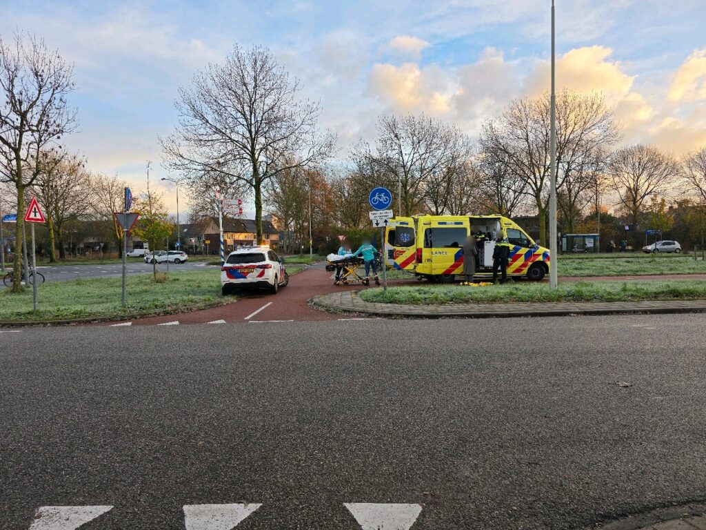 Fietsster breekt been door val op glad fietspad - 112 Nederland
