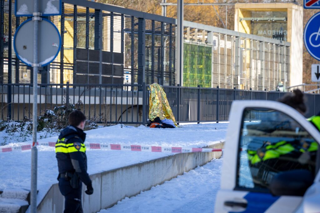 Dode bij mogelijke mishandeling door sneeuwballen gevecht - 112 Nederland