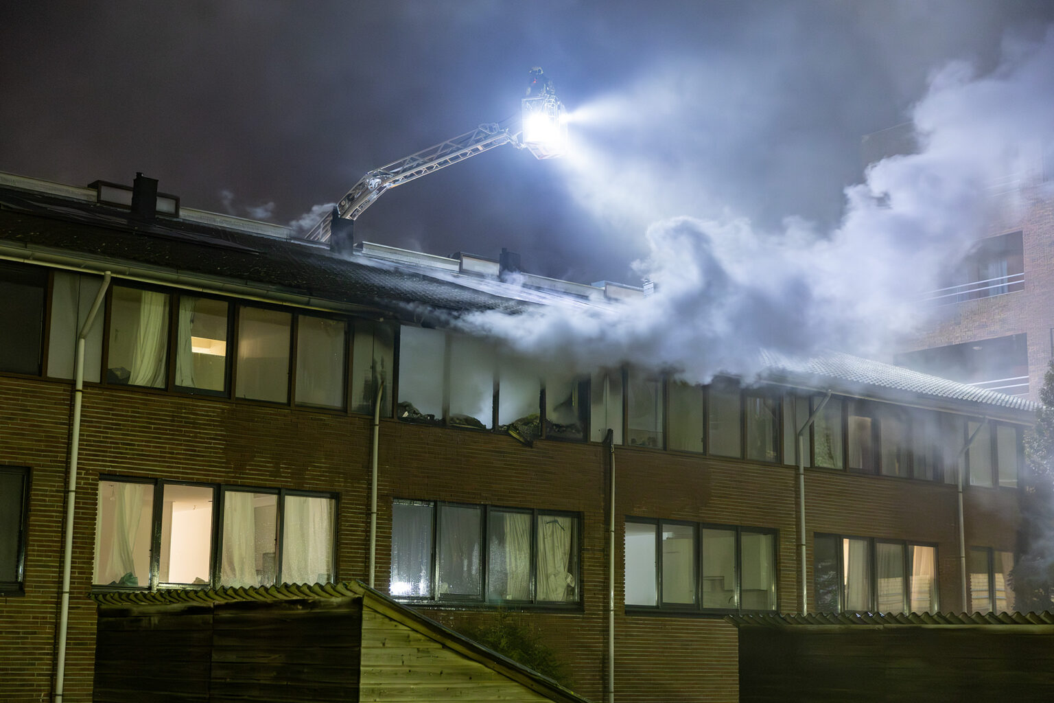 Gewonde bij grote uitslaande woningbrand - 112 Nederland